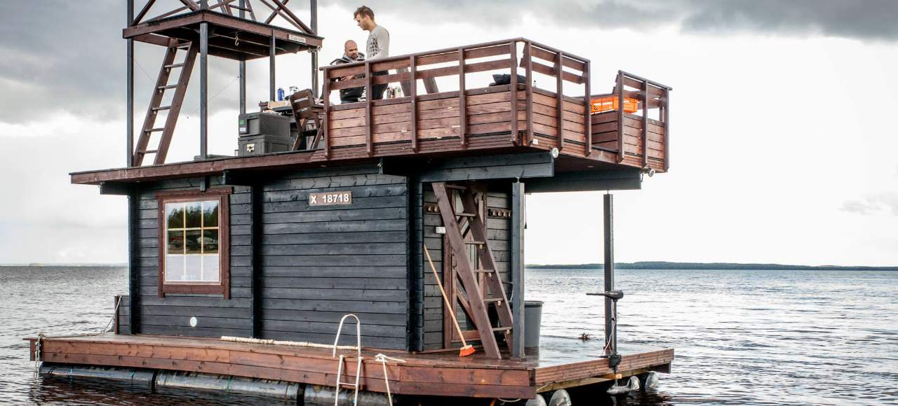 This Multi-Level Sauna Raft Lets You Live Out Your Nordic Holiday ...